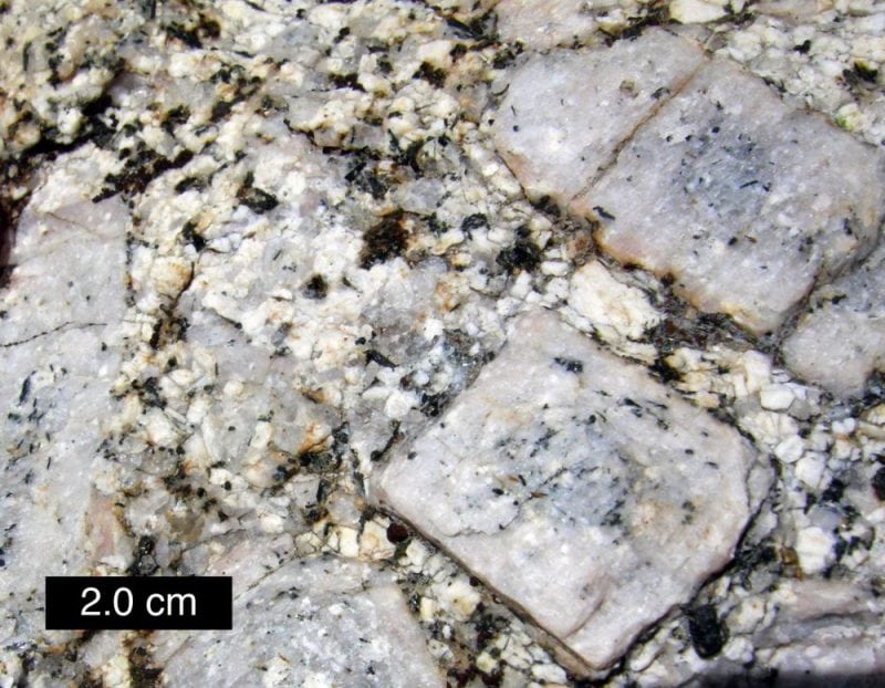 Phenocryst & Porphyritic Textures - Science Trends