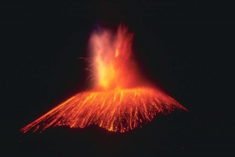 Cinder Cone Volcanoes: With Examples | Science Trends
